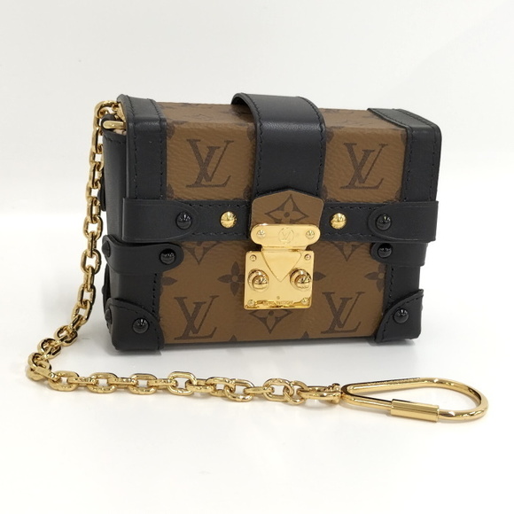 Louis Vuitton | Bags | Louis Vuitton Essential Trunk Chain Shoulder Bag ...